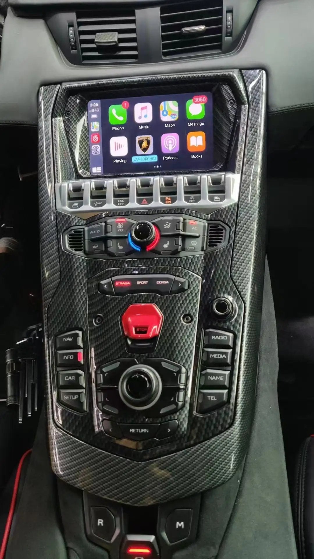 Lamborghini CarPlay Interface | Essential Connectivity For Lamborghini ...